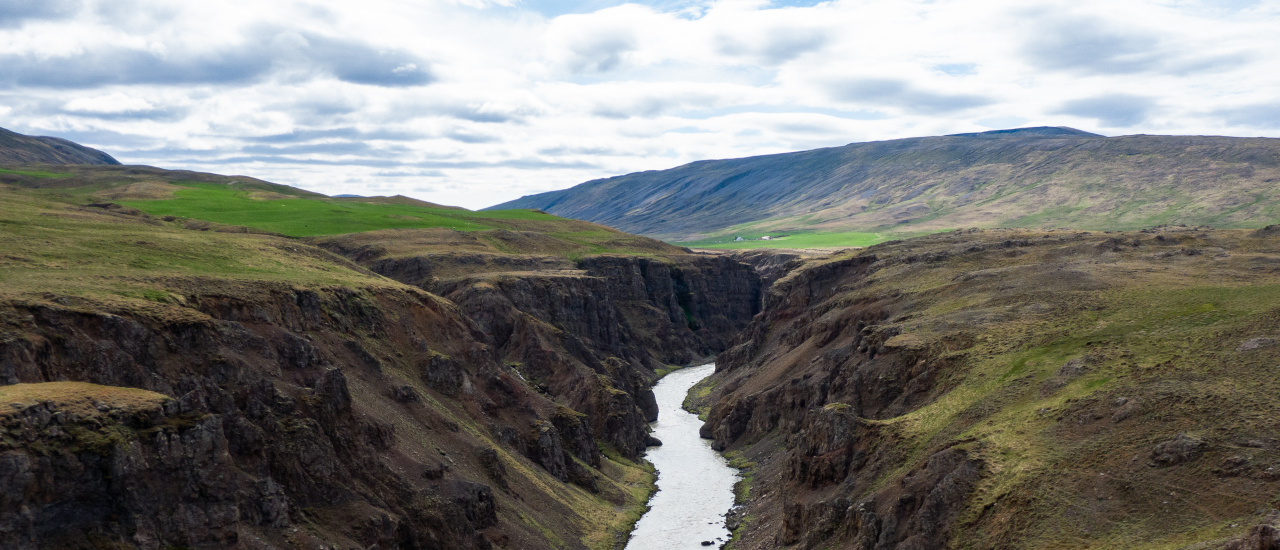 Henry Cookson ile Yeryüzünün Saklı Sığınağı: İzlanda